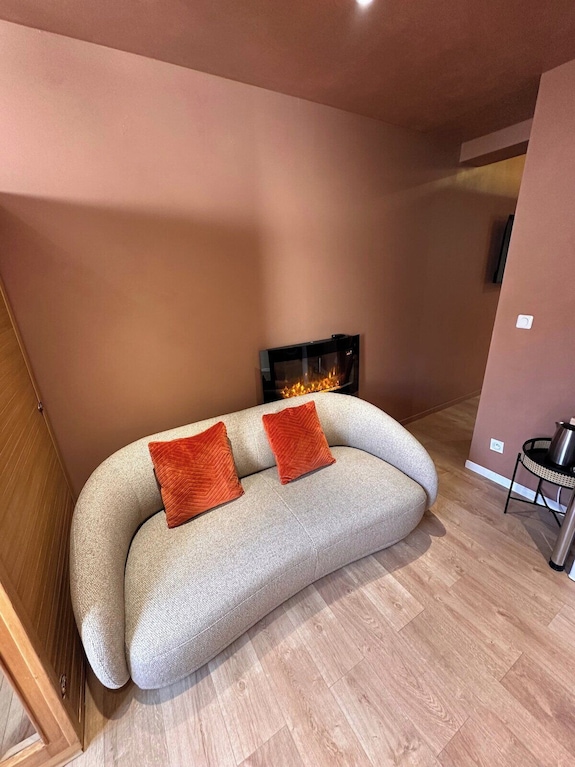 Sahara Suite With Private Jacuzzi, Downtown Calais - Calais