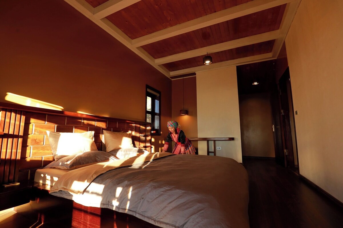Quarto Superior, varanda | Cortinas/cortinados opacos, Wi-fi grátis 