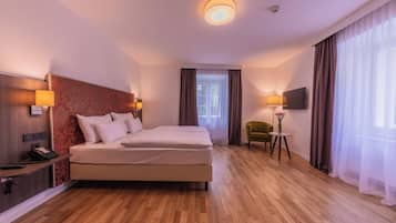 Quarto Duplo Premium, varanda | Minibar, cofre no quarto, secretária, cortinas/cortinados opacos