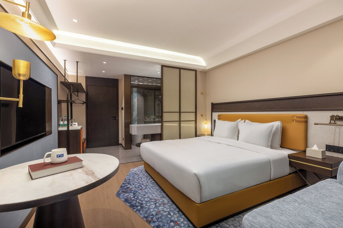 Quarto Standard (Extra Floor Space) | Roupa de alta qualidade, edredões de penas, secretária 