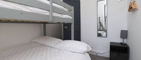 5 quartos, Wi-Fi de cortesia, individualmente decorados
