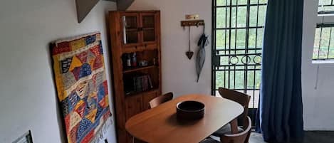 Quarto, 1 quarto, fumadores, varanda | Sala de jantar