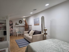 Casa básica, vista para o pátio | Parte interna