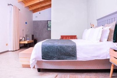 The Woodlands Retreat