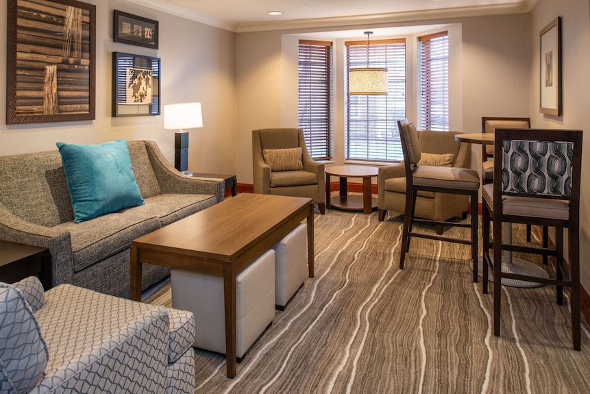 1br King Suite W/ Free Breakfast & Social Hour - Indiana
