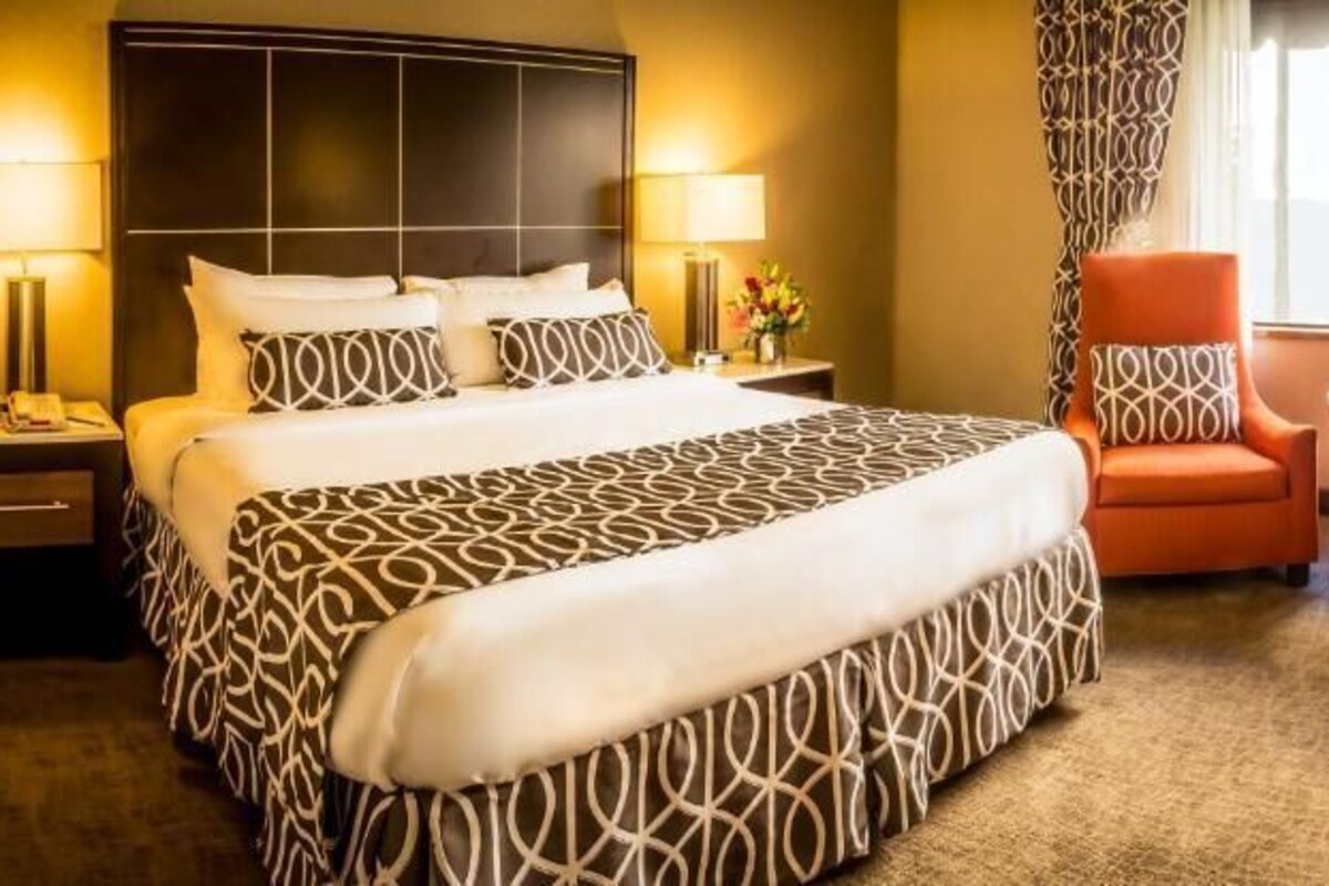 Quarto, 1 cama king-size | Ferro/tábua de engomar, Wi-fi grátis 
