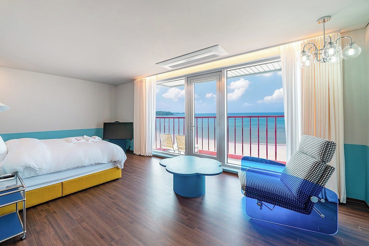 Quarto Superior, varanda, vista para o oceano | Edredões de penas, camas de colchão viscoelástico, Wi-fi grátis 
