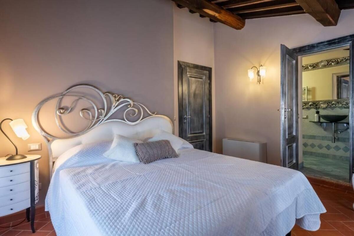 Apartamento, sacada, vista para o pátio | Ferros/tábuas de passar roupa, Wi-Fi de cortesia