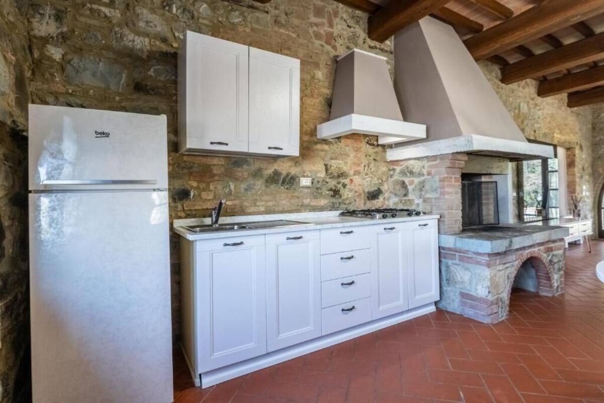 Vila, sacada, vista para o pátio | Cozinha privada
