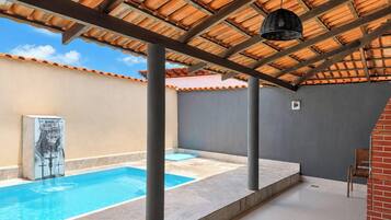 Chalé Básico | Piscina