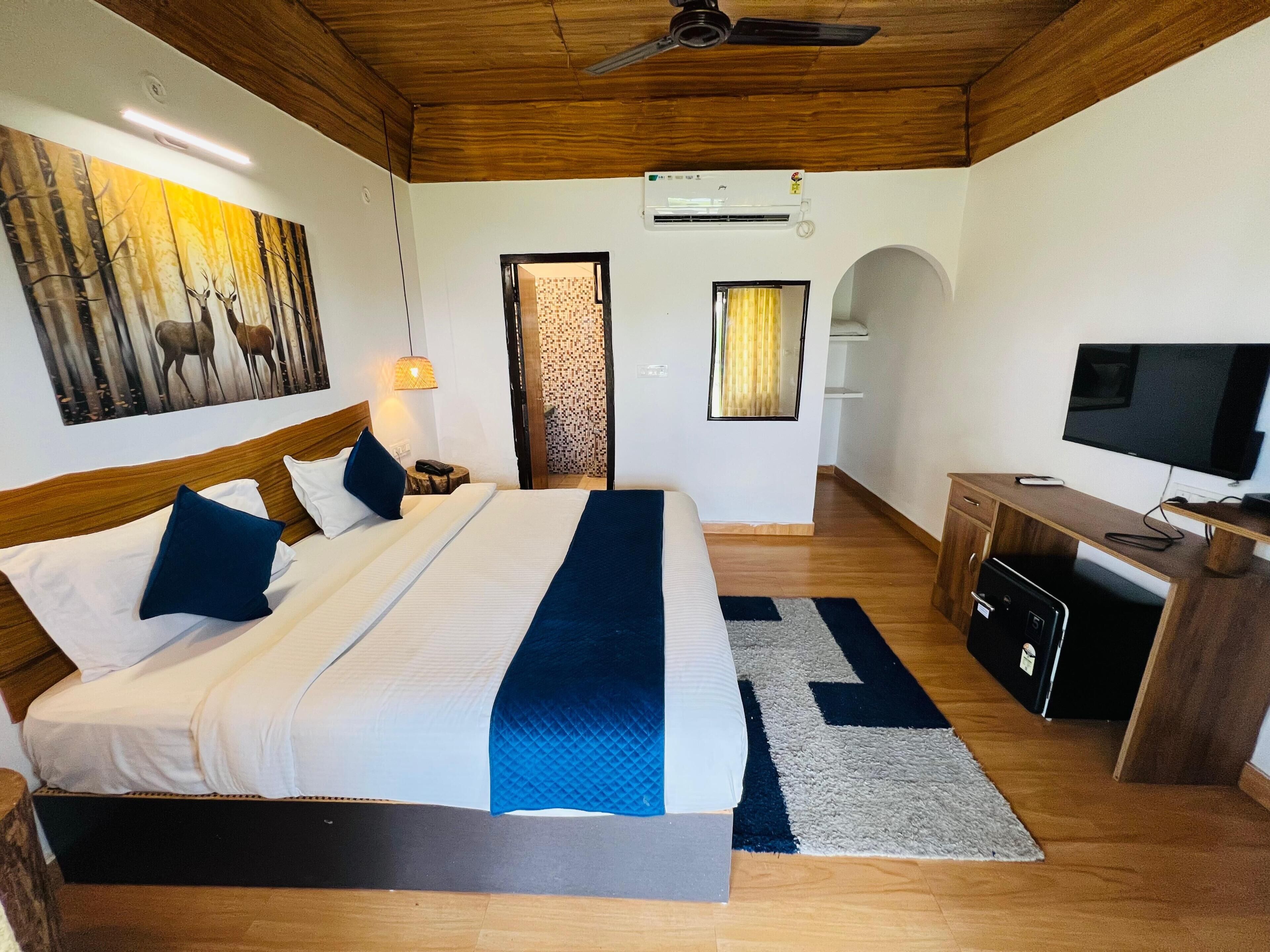 Roupas de cama premium, escrivaninha, Wi-Fi de cortesia, roupa de cama