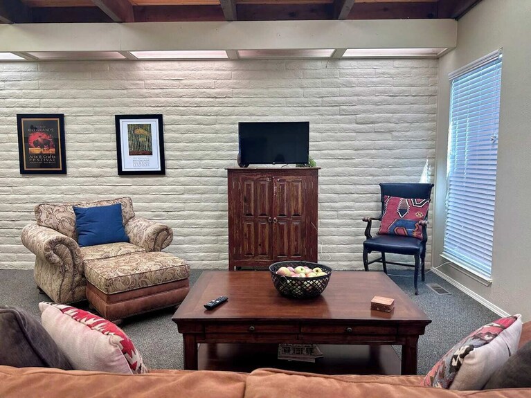 Mountain View Executive Retreat | Office | Ne Heights - Albuquerque, NM