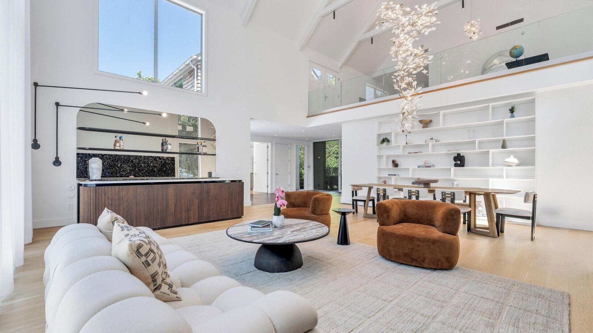 Resort-style Water Mill Estate, Luxurious Indoor-outdoor Living, Minutes To... - Coopers Beach, Southampton