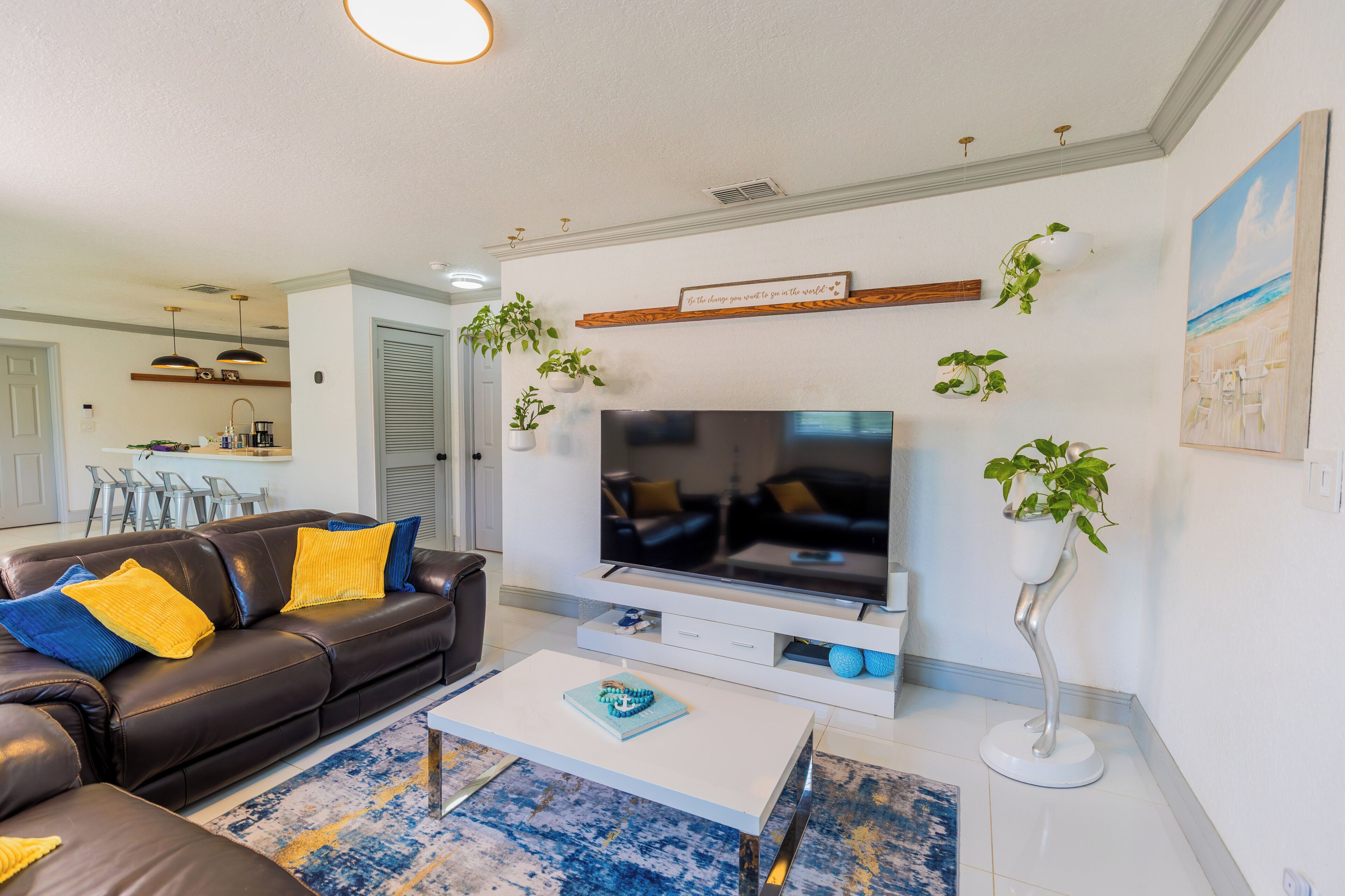 Marvelous 3-bedroom House Hot Tub Retreat - Private Backyard 3br/3ba - Margate, FL