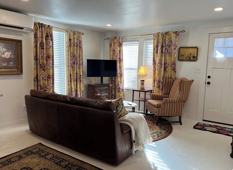 The Little Pearl, Boutique Designer Cottage In Cottage Groves Historic District - Cottage Grove, OR
