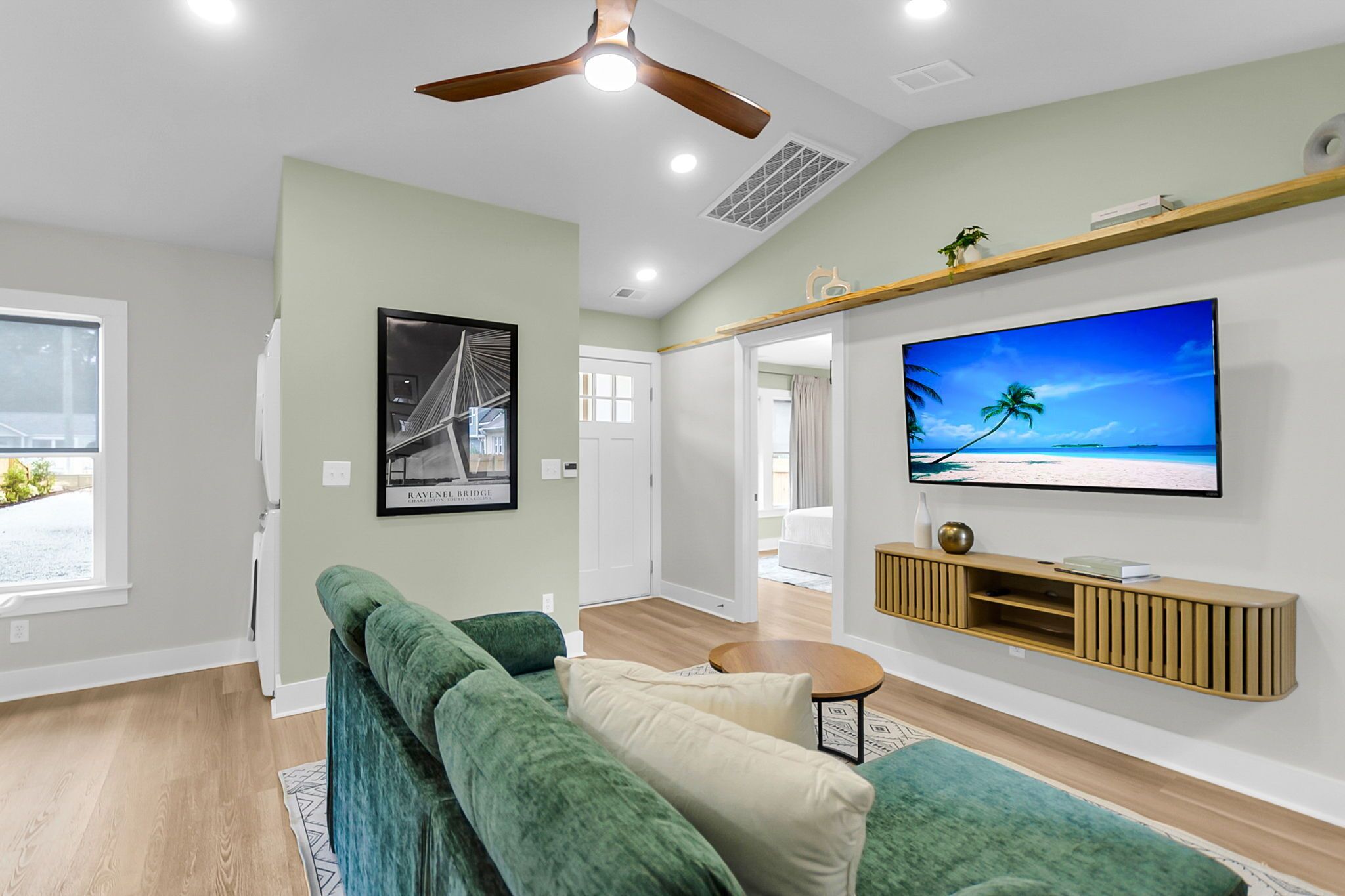 New Modern Haven Cottage Near Downtown & Beaches. Quiet, Cozy And Pet Friendly - Charleston, SC