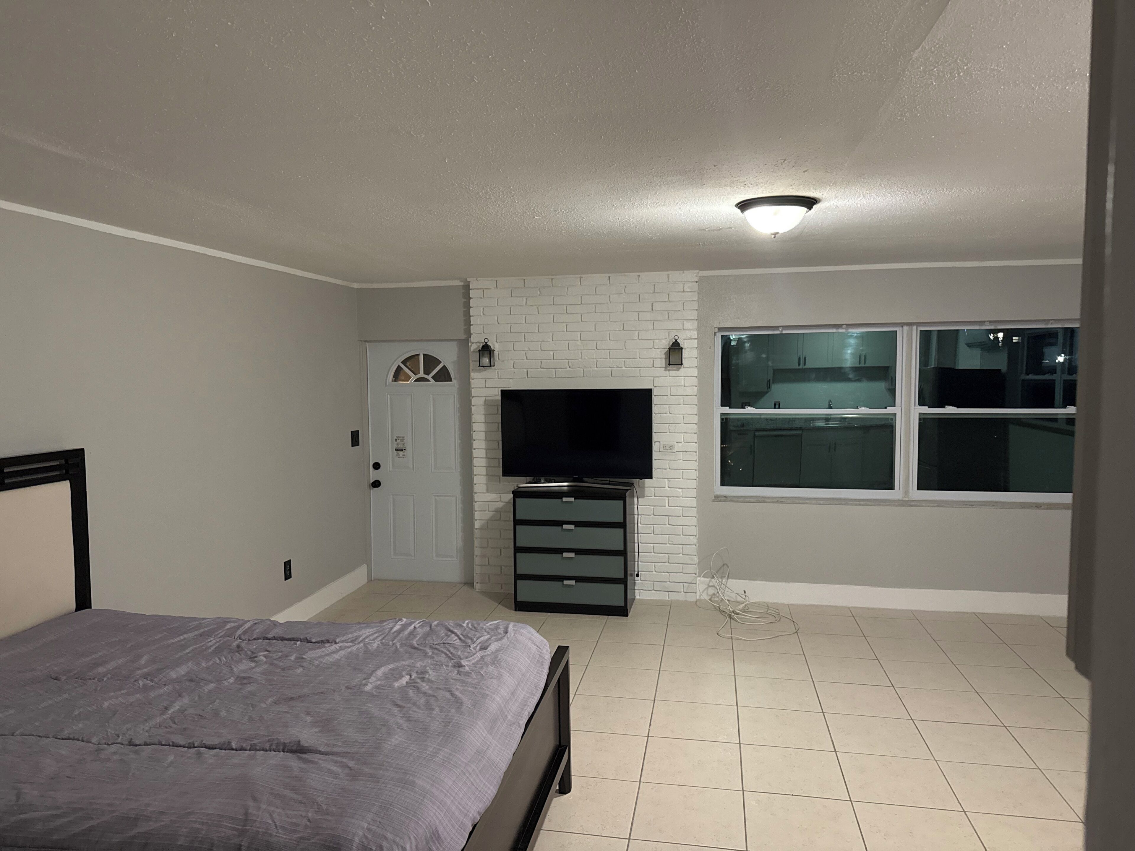 Spacious Cottage& Unique Retreat  Minutes From The Beach!. - Miramar, FL