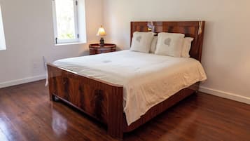 Vila superluxo, vista parcial para o mar | Cofres nos quartos, cortinas blackout, ferros/tábuas de passar roupa