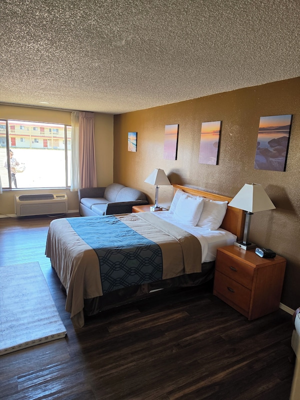 Anchor Pointe Inn & Suites - Aberdeen, WA