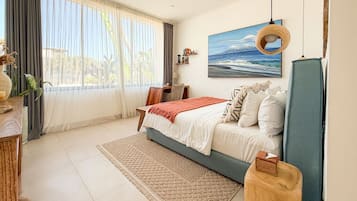 Vila luxo, vista para o jardim | Cofres nos quartos, Wi-Fi de cortesia