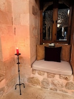Design Suite with Jacuzzi and Fireplace | Lençóis de algodão egípcio, roupa de alta qualidade, edredões de penas 
