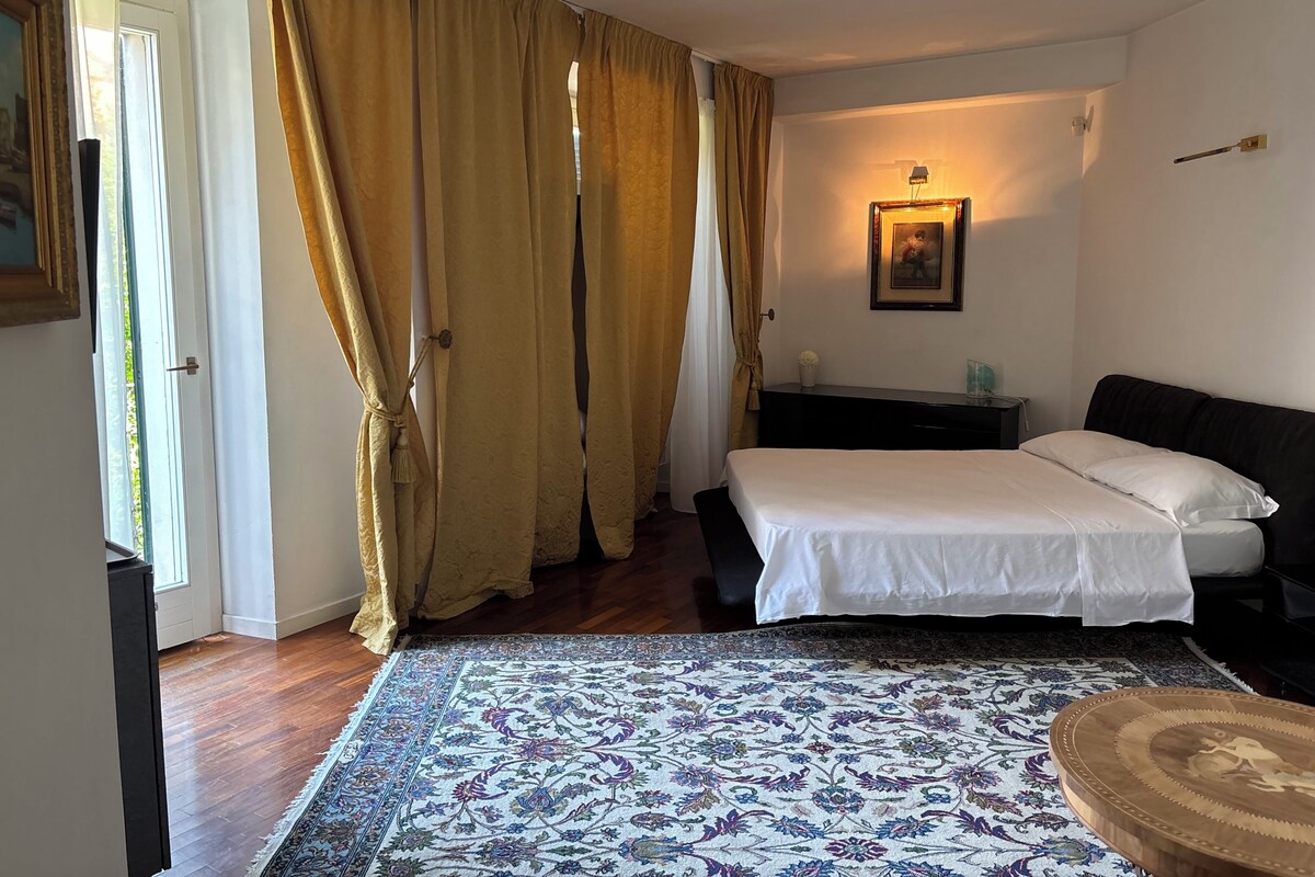 Suite Deluxe, Vista para a cidade | Secretária, Wi-fi grátis 