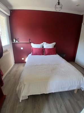 Quarto casal clássico, vista para a cidade | Wi-Fi de cortesia