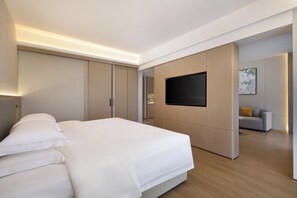 Suíte superluxo, sacada, vista para a cidade | Roupas de cama premium, edredons de pluma, escrivaninha