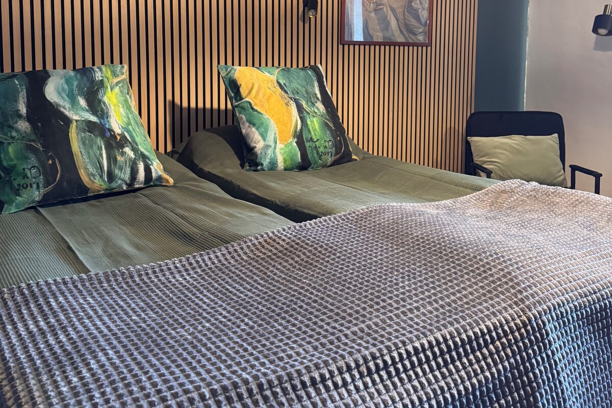 Quarto Duplo ou Twin Júnior, vista para o parque | Roupa de cama fornecida 