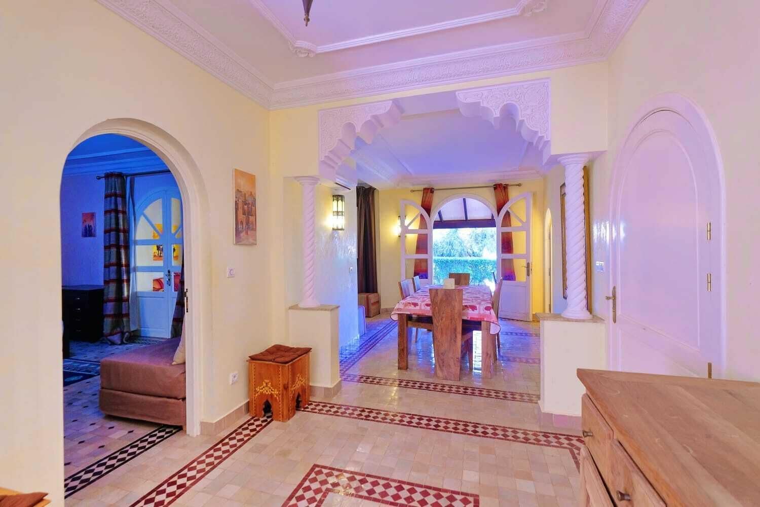 Vila superior, 2 quartos, cozinha, vista para a piscina | Parte interna