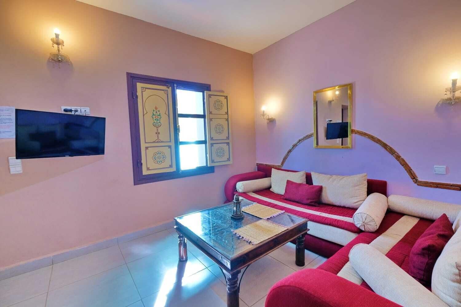 Quarto conforto, banheiro privativo, vista para a piscina | Wi-Fi de cortesia, roupa de cama