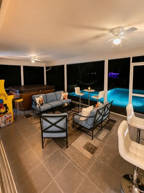 Suíte, vista para a piscina | Piscina