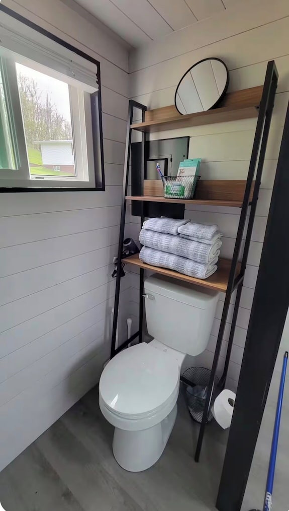 Cozy 1-bedroom Tiny House In Beautiful Parkersburg,wv - West Virginia