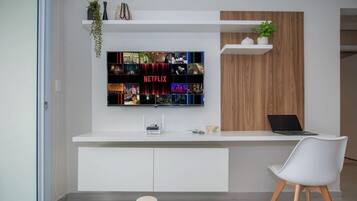 Apartamento, varanda, Vista para a cidade | Interior