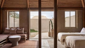 Quarto família | Roupas de cama antialérgicas, berços (sobretaxa), Wi-Fi de cortesia