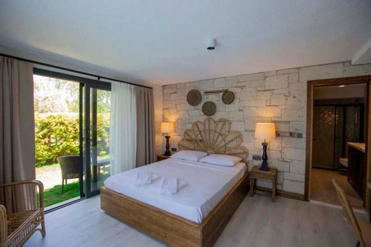 Quarto luxo, vista para o jardim | Roupas de cama de algodão egípcio, roupas de cama premium