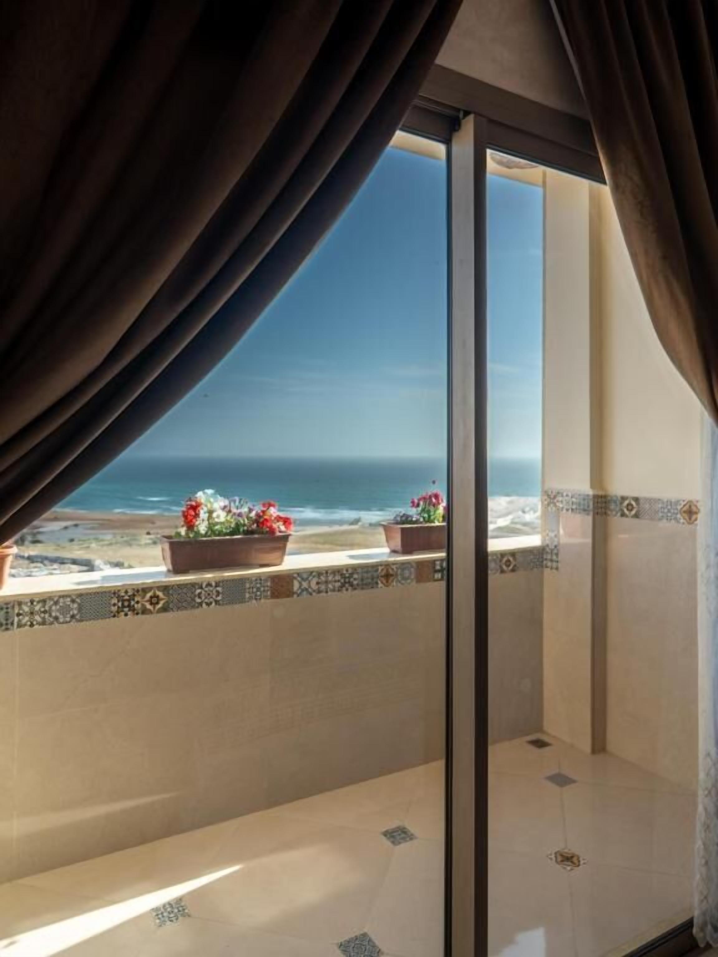 Quarto casal luxo, sacada, vista para a praia | Parte interna