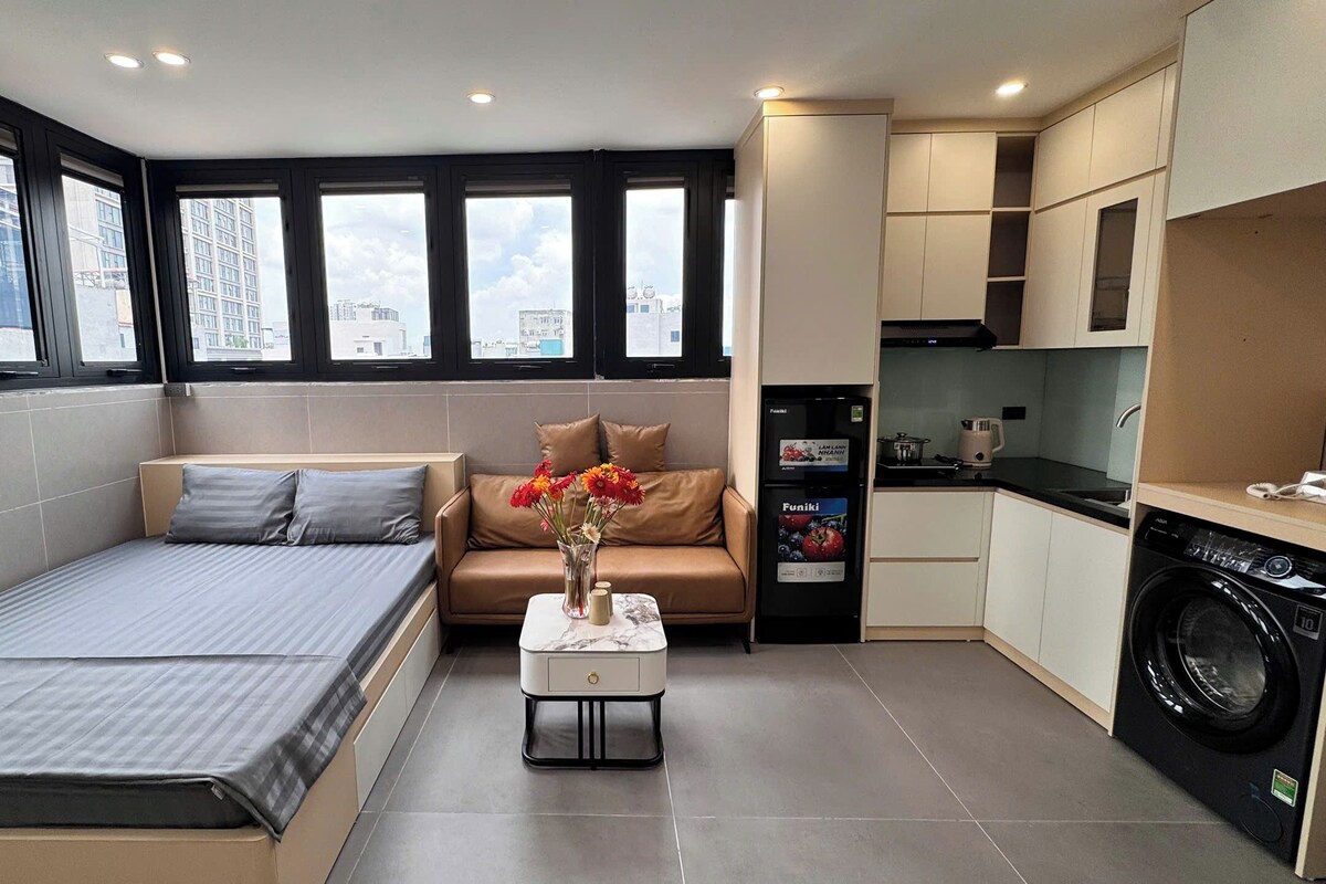Quarto luxo, sacada, vista para a cidade | Wi-Fi de cortesia, roupa de cama