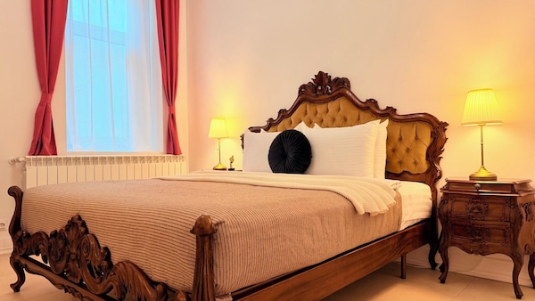 Refined Living On Calea Victoriei - Bucharest