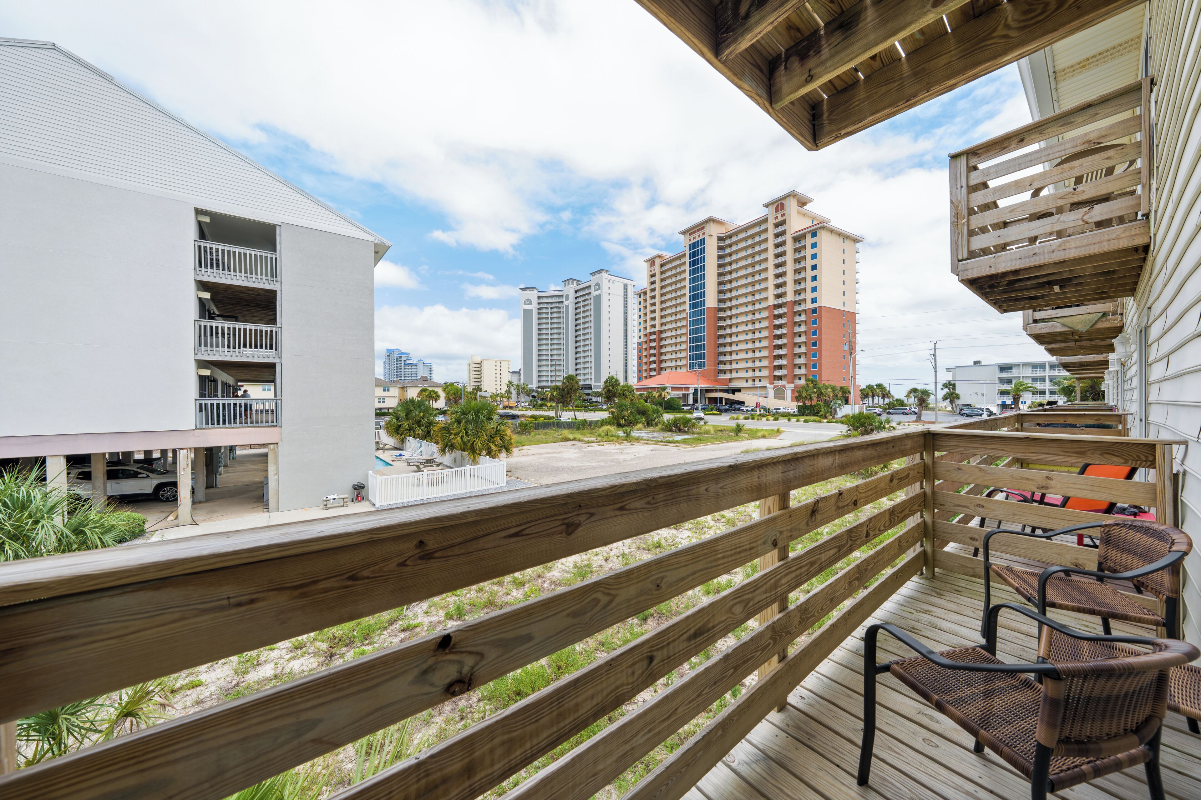 Condo com design assinado, 2 quartos, para não fumantes, cozinha | Sacada