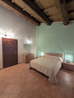 Quarto Deluxe, 1 cama queen-size, ar condicionado, vista para a montanha
