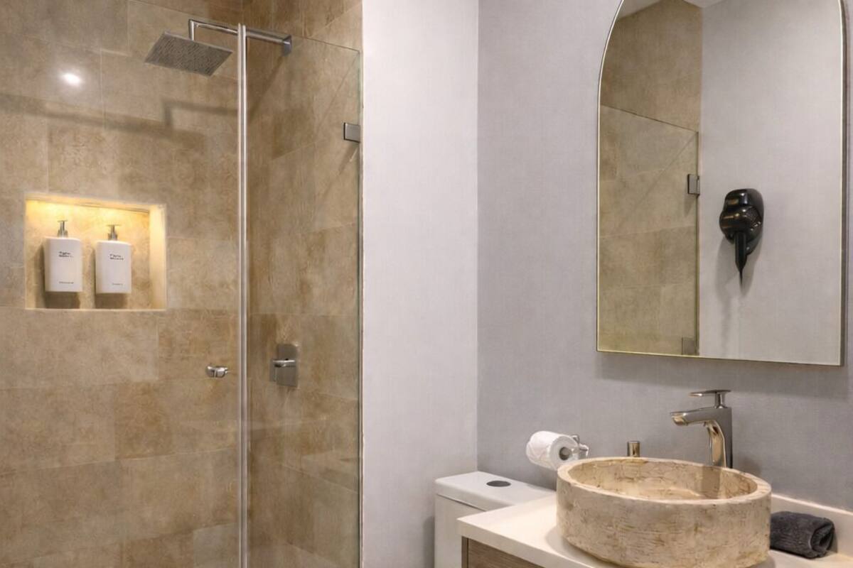 Apartamento Deluxe, pátio, vista para o pátio | Casa de banho