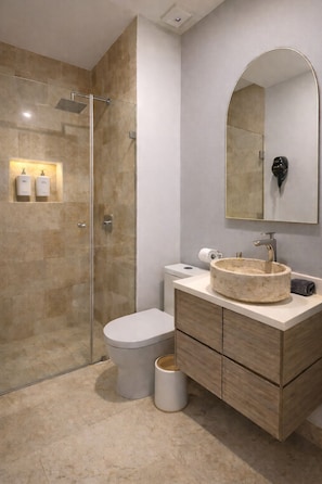 Apartamento Deluxe, pátio, vista para o pátio | Casa de banho