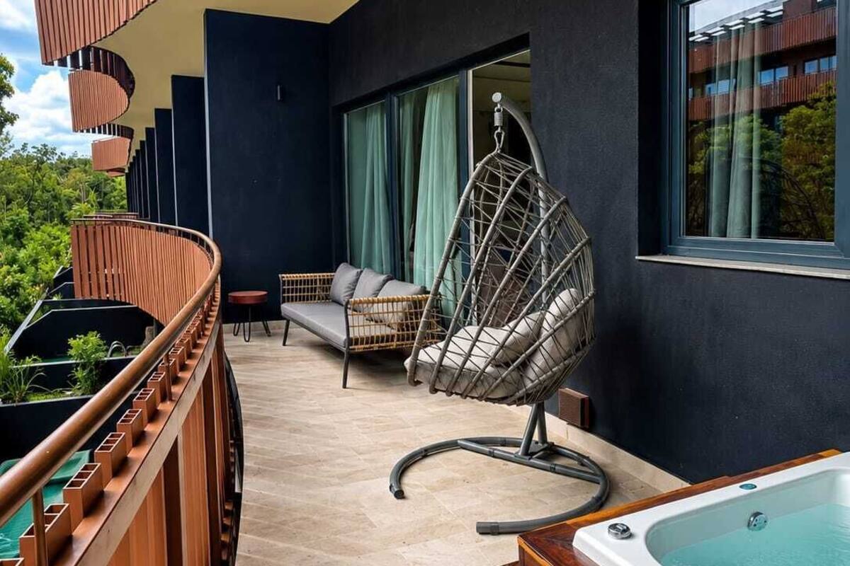 Apartamento Deluxe, 2 quartos, varanda, vista para o pátio | Banheira de hidromassagem exterior