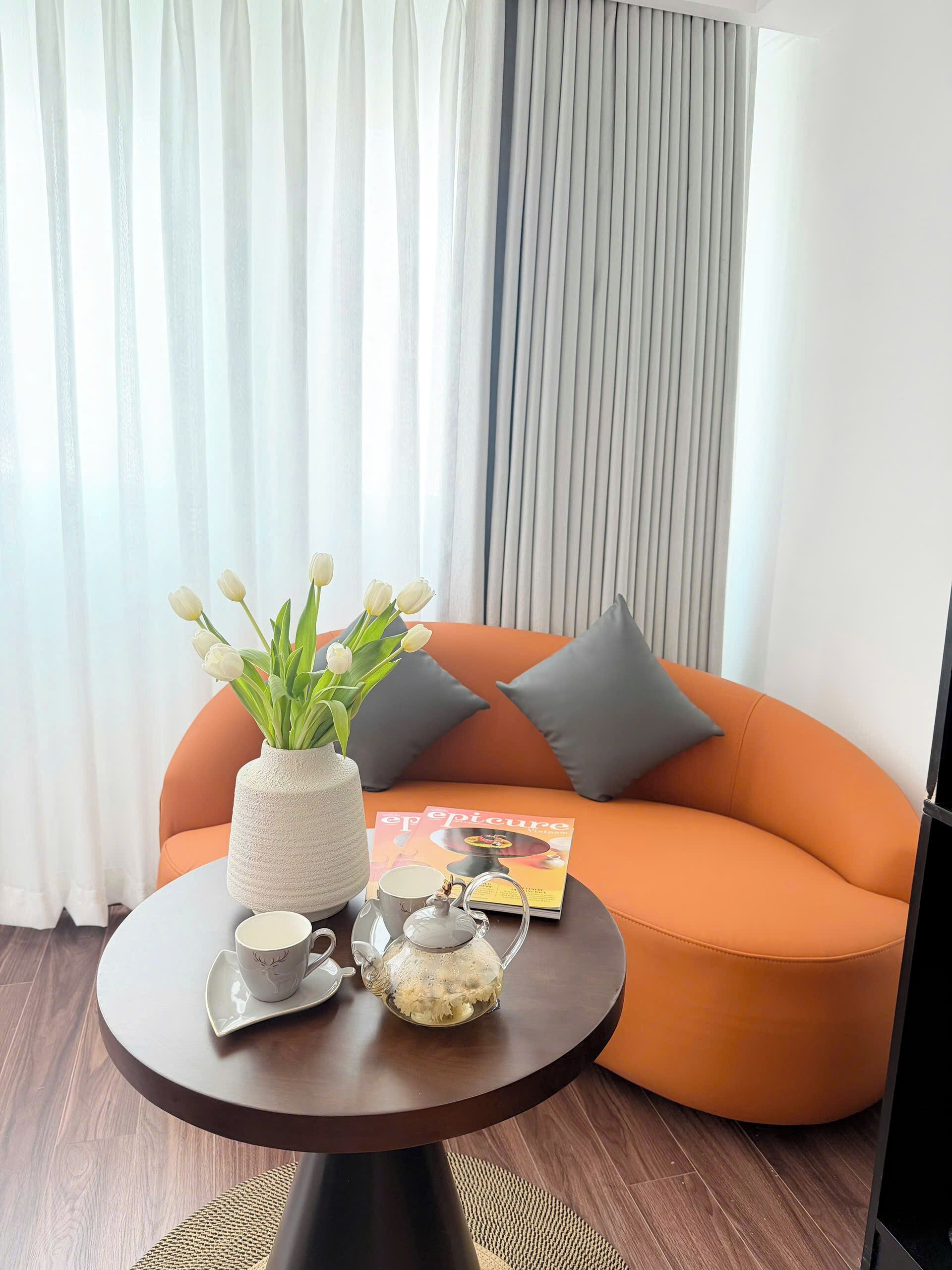 Quarto Familiar | Minibar, secretária, secretária adequada para computadores portáteis 
