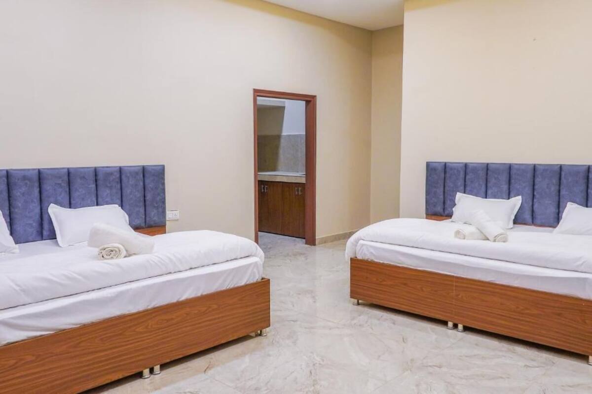 Quarto Duplo | Secretária, secretária adequada para computadores portáteis