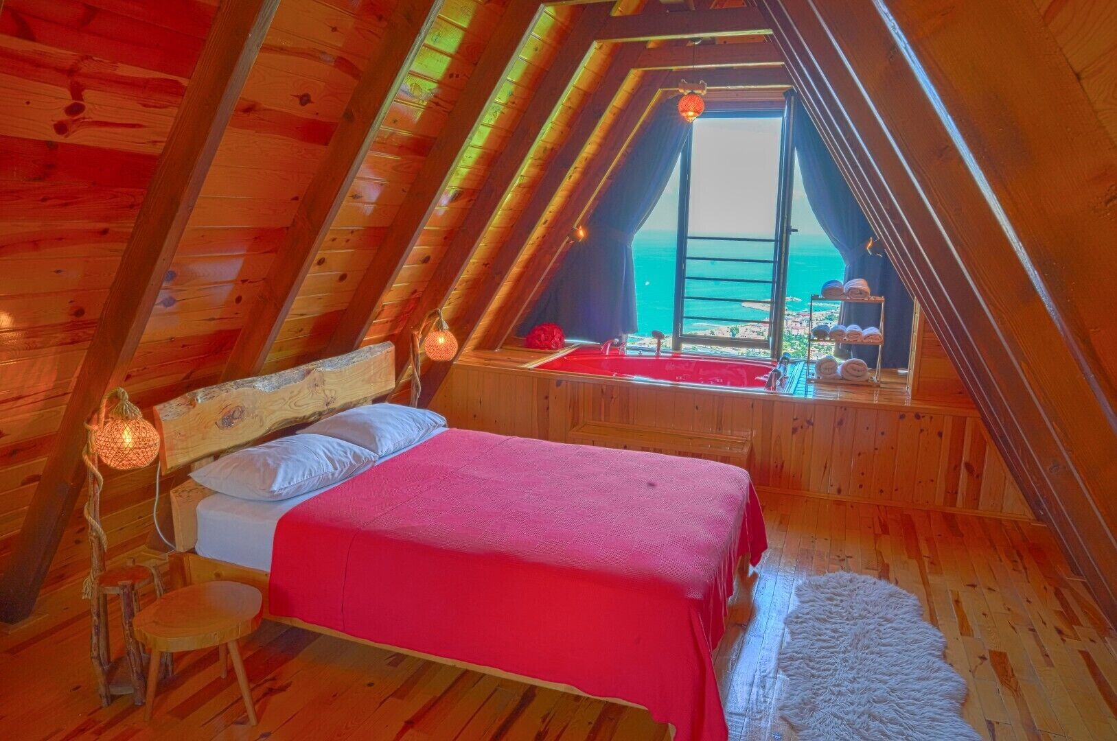 Jakuzili Deluxe Bungalow | Secretária, secretária adequada para computadores portáteis 