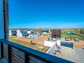 Apartamento de Luxo, varanda, vista para o mar | Terrenos do alojamento