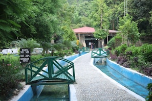2 piscinas interiores, piscina exterior 