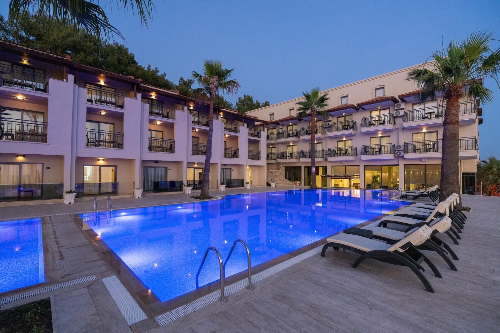Piscina exterior sazonal 